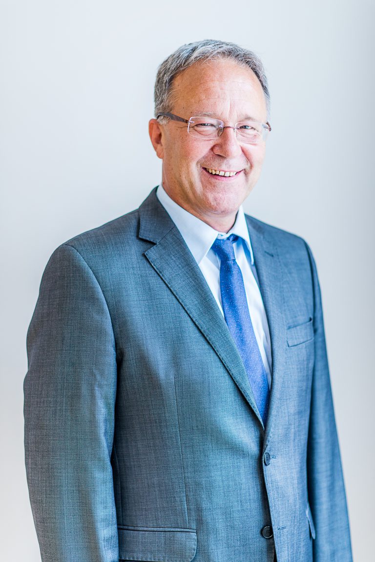 Dr. Hans Coll | Dr. Hans Coll